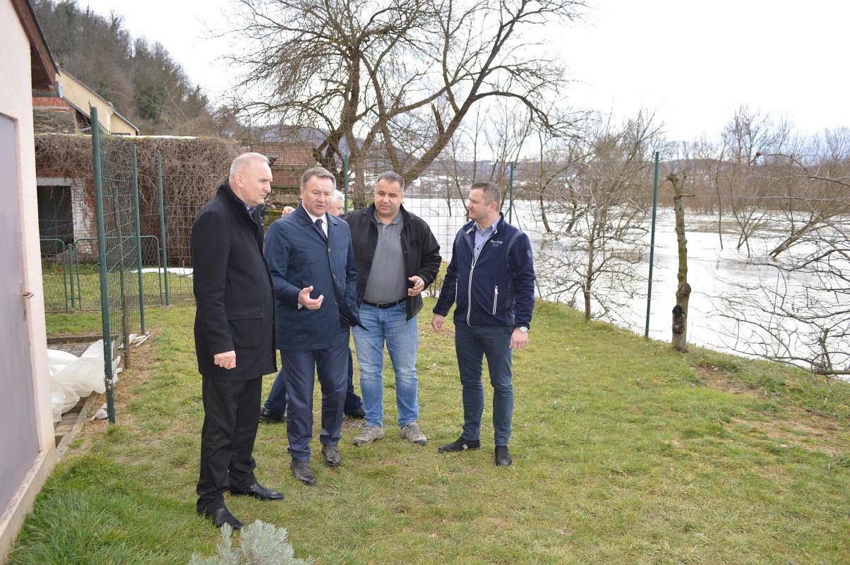 Una u Hrvatskoj Kostajnici prijeti poplavom, Djed odronima – Radio Banovina