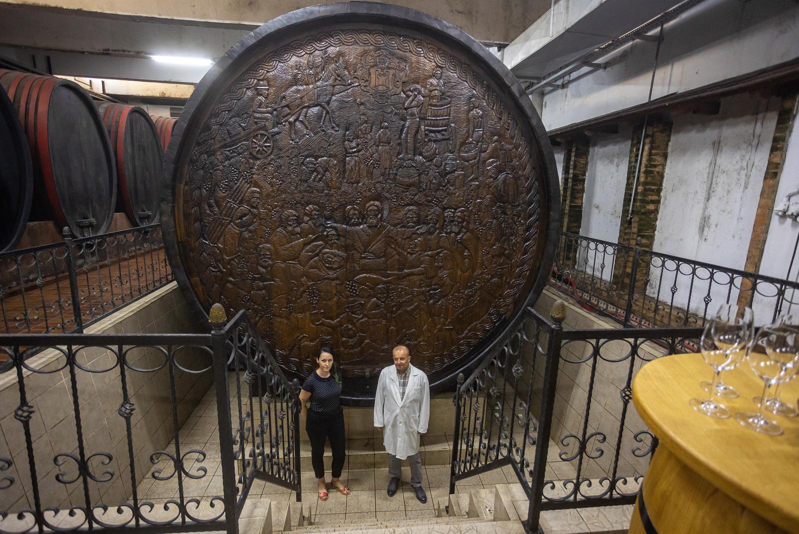 Otvorena najveća vinska bačva na svijetu! – Radio Banovina