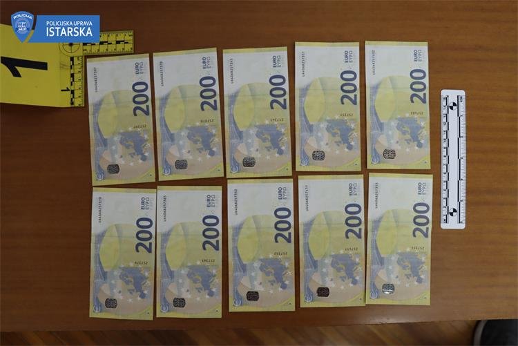 Kockao s krivotvorenih novčanicama – Radio Banovina