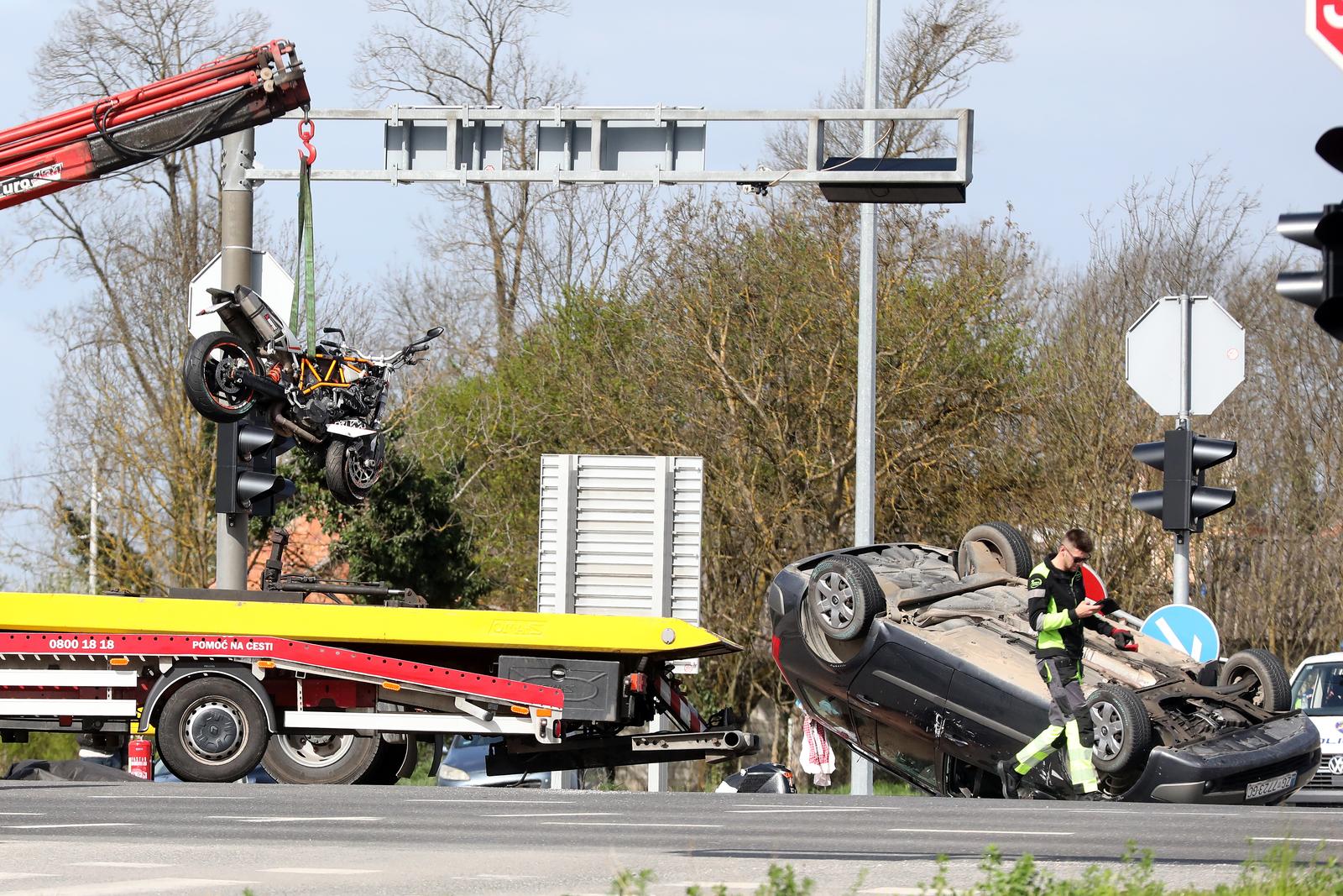 Nesreću u kojoj je poginuo motociklist skrivio vozač automobila – Radio Banovina