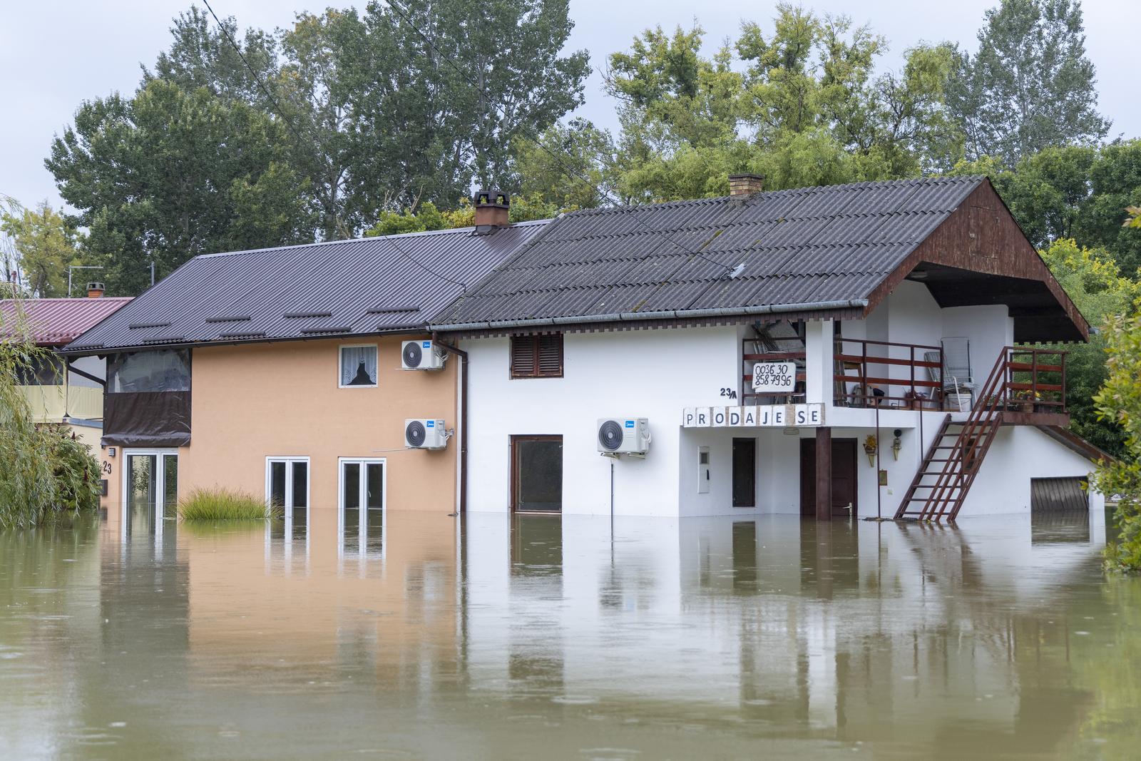 Vodeni val poplavio Zeleni otok – Radio Banovina