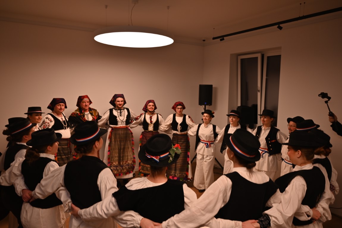 Tradicijske maškare oživjele pokladne običaje Sisačko-moslavačke ...