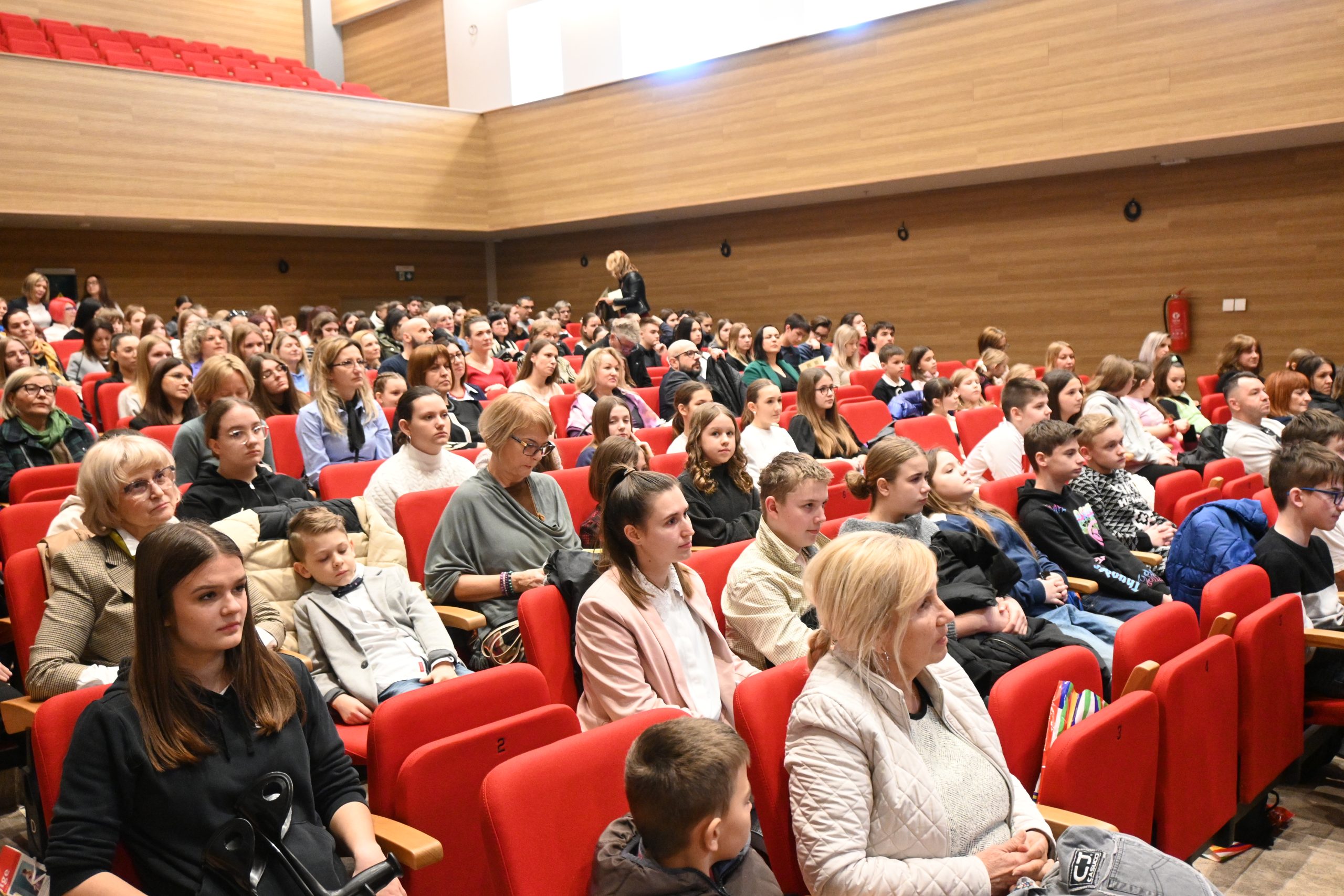 PETRINJA Održana Županijska smotra LiDraNo 2025. – Radio Banovina