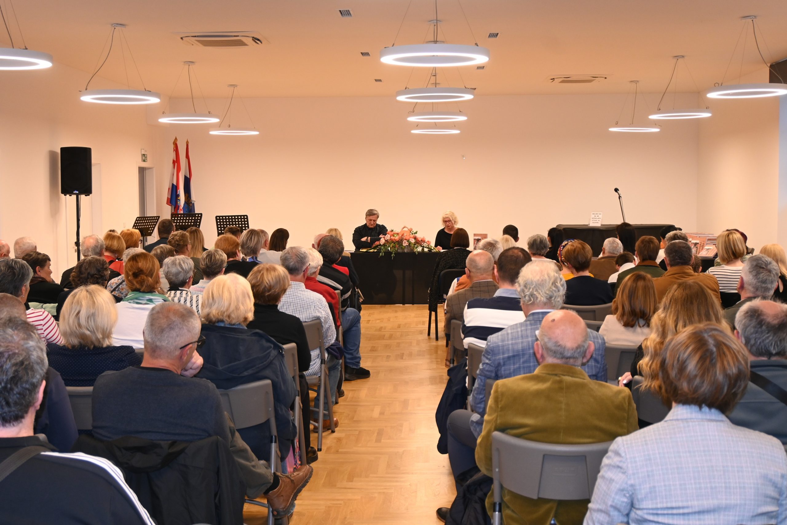 Predstavljena monografija Petrinjska keramika dr. Borisa Vrge – Radio ...